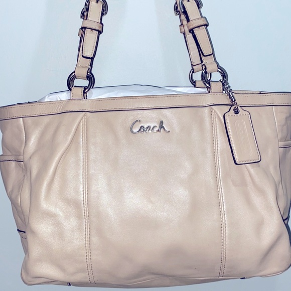 Coach | Bags | Coach Gallery Cream Handbag | Poshmark